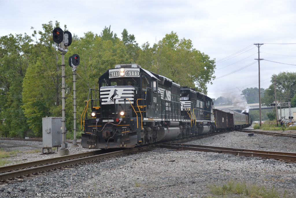 NS BX01 takes 765 into the steelyards.